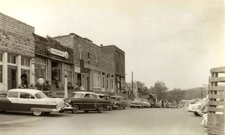 Calico Rock Street Scene - Encyclopedia of Arkansas